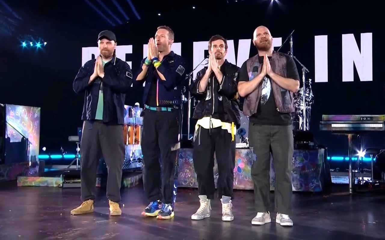 Coldplay sets record for largest live concert held in India - Spogam ...